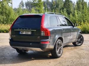 Black Volvo XC90 2008 in Jelgava, with an engine capacity of 2.40 L and mileage of 395 thousand km for 5840 €, photo 5 on AUTOMOTO.COM.LV