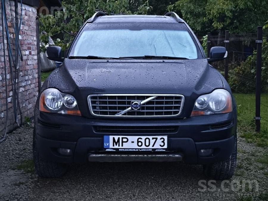 Black Volvo XC90 2008 in Jelgava, with an engine capacity of 2.40 L and mileage of 395 thousand km for 5840 €, photo 8 on AUTOMOTO.COM.LV