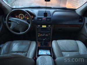 Black Volvo XC90 2008 in Jelgava, with an engine capacity of 2.40 L and mileage of 395 thousand km for 5840 €, photo 9 on AUTOMOTO.COM.LV