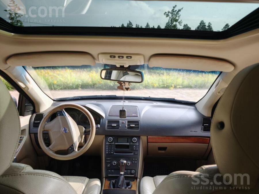 Black Volvo XC90 2008 in Jelgava, with an engine capacity of 2.40 L and mileage of 395 thousand km for 5840 €, photo 10 on AUTOMOTO.COM.LV
