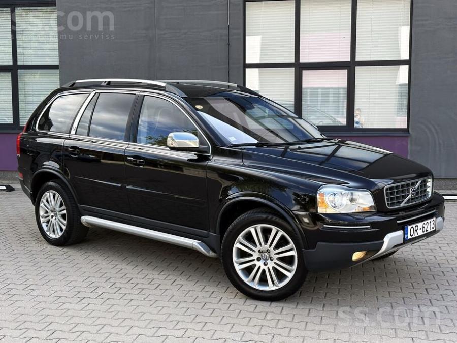 Black Volvo XC90 2008 in Riga, with an engine capacity of 2.40 L and mileage of 296 thousand km for 8500 €, photo 3 on AUTOMOTO.COM.LV