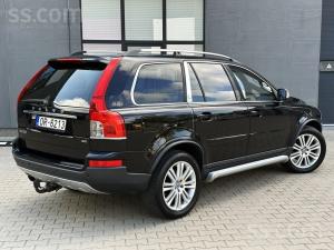 Black Volvo XC90 2008 in Riga, with an engine capacity of 2.40 L and mileage of 296 thousand km for 8500 €, photo 8 on AUTOMOTO.COM.LV