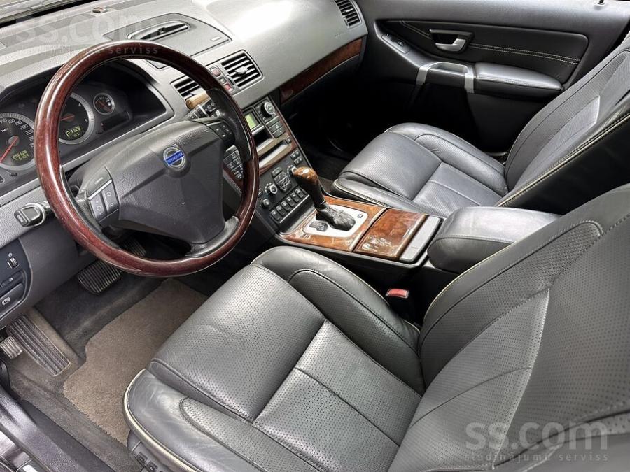 Black Volvo XC90 2008 in Riga, with an engine capacity of 2.40 L and mileage of 296 thousand km for 8500 €, photo 11 on AUTOMOTO.COM.LV