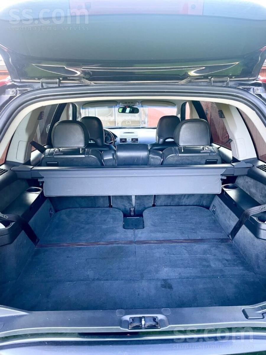 Black Volvo XC90 2008 in Bauska, with an engine capacity of 2.40 L and mileage of 290 thousand km for 6000 €, photo 8 on AUTOMOTO.COM.LV