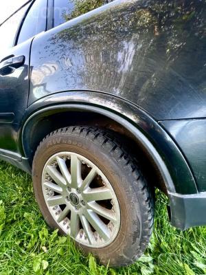 Black Volvo XC90 2008 in Bauska, with an engine capacity of 2.40 L and mileage of 290 thousand km for 6000 €, photo 10 on AUTOMOTO.COM.LV