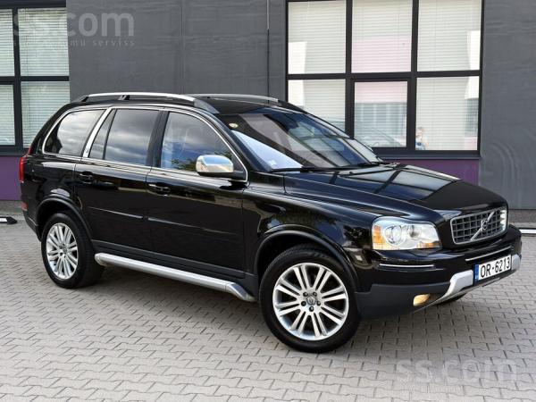 Black Volvo XC90 2008 in Riga, with an engine capacity of 2.40 L and mileage of 296 thousand km for 8500 €, photo 4 on AUTOMOTO.COM.LV