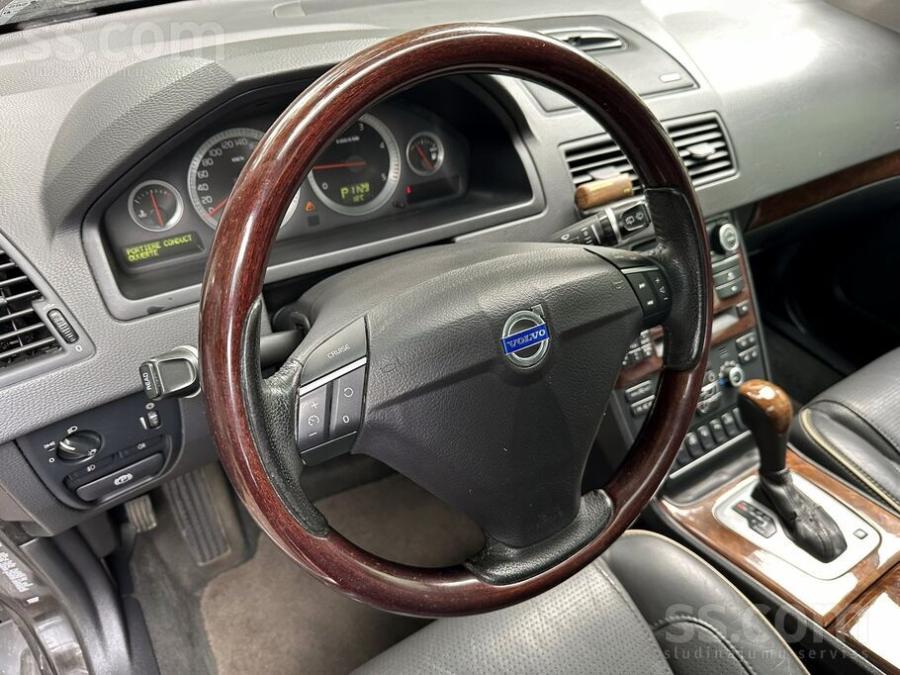 Melns Volvo XC90 2008 Rīga, ar dzinēja tilpumu 2.40 L un nobraukumu 296 tūkst. km par 8500 €, foto 23 vietnē AUTOMOTO.COM.LV