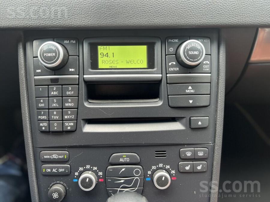 Melns Volvo XC90 2008 Jēkabpils, ar dzinēja tilpumu 2.40 L un nobraukumu 321 tūkst. km par 6950 €, foto 14 vietnē AUTOMOTO.COM.LV