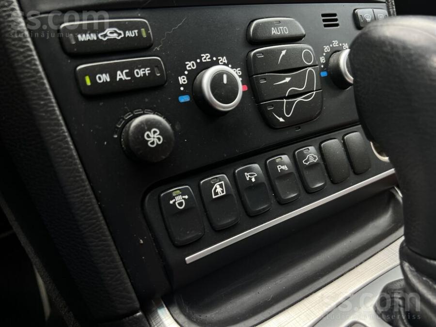 Melns Volvo XC90 2008 Jēkabpils, ar dzinēja tilpumu 2.40 L un nobraukumu 321 tūkst. km par 6950 €, foto 15 vietnē AUTOMOTO.COM.LV