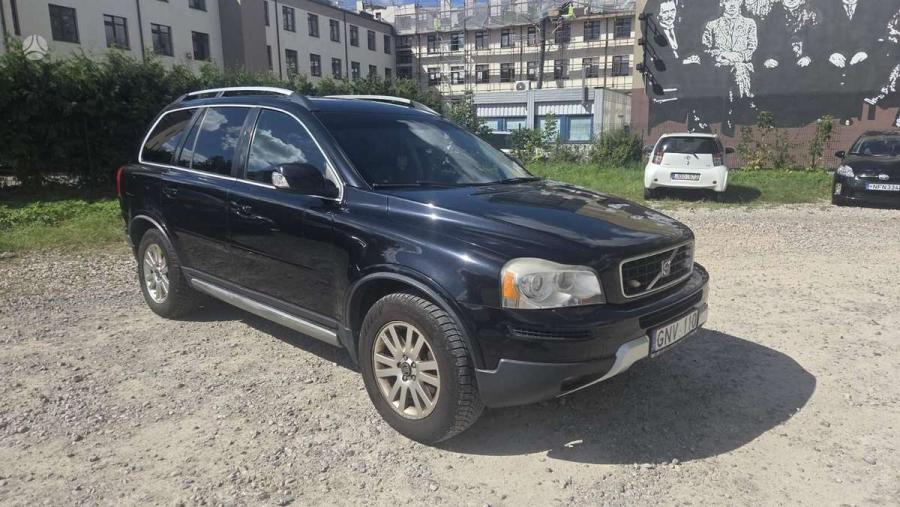 Black Volvo XC90 2008 in Vilnius, with an engine capacity of 2.40 L and mileage of 408 thousand km for 5800 €, photo 1 on AUTOMOTO.COM.LV