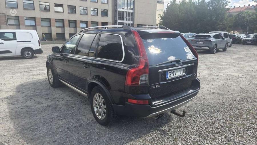 Black Volvo XC90 2008 in Vilnius, with an engine capacity of 2.40 L and mileage of 408 thousand km for 5800 €, photo 3 on AUTOMOTO.COM.LV