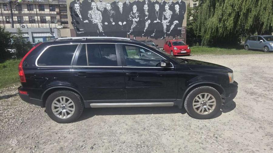 Black Volvo XC90 2008 in Vilnius, with an engine capacity of 2.40 L and mileage of 408 thousand km for 5800 €, photo 5 on AUTOMOTO.COM.LV