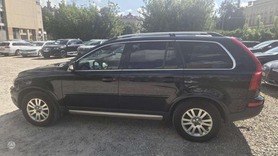 Black Volvo XC90 2008 in Vilnius, with an engine capacity of 2.40 L and mileage of 408 thousand km for 5800 €, photo 7 on AUTOMOTO.COM.LV