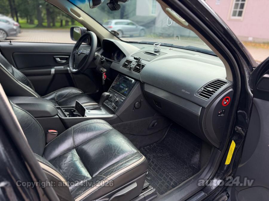 Melns Volvo XC90 2008 Tartu, ar dzinēja tilpumu 2.40 L un nobraukumu 382 tūkst. km par 6800 €, foto 16 vietnē AUTOMOTO.COM.LV
