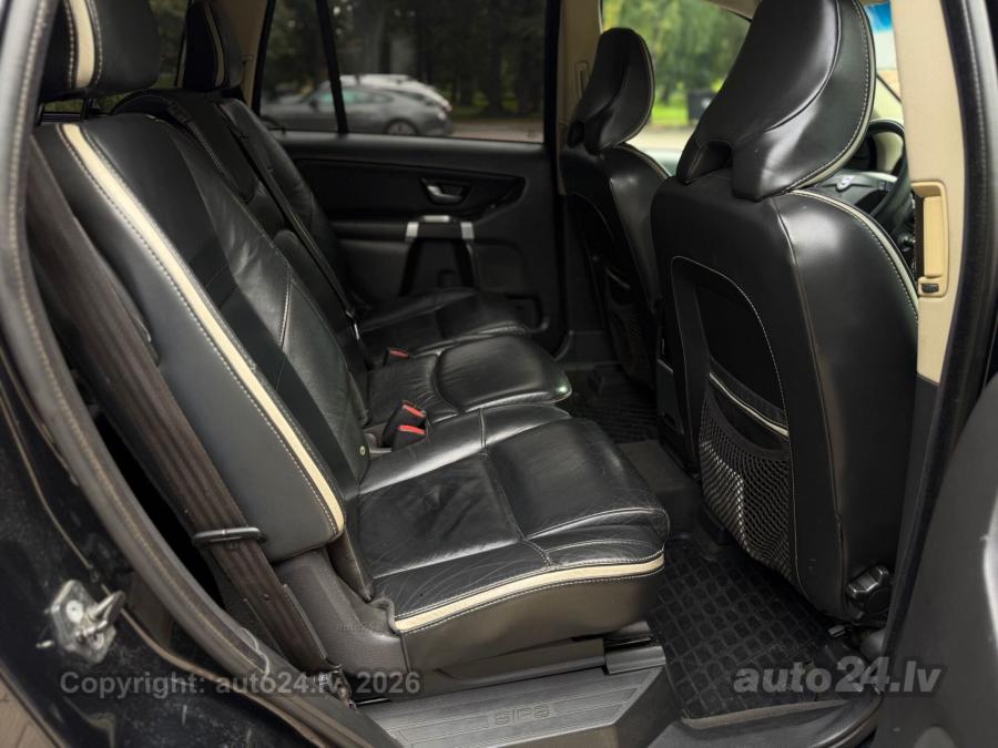 Melns Volvo XC90 2008 Tartu, ar dzinēja tilpumu 2.40 L un nobraukumu 382 tūkst. km par 6800 €, foto 17 vietnē AUTOMOTO.COM.LV