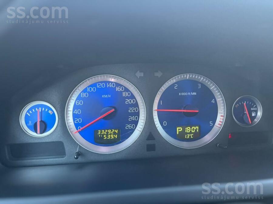 Melns Volvo XC90 2008 Kuldīga, ar dzinēja tilpumu 2.40 L un nobraukumu 333 tūkst. km par 7690 €, foto 18 vietnē AUTOMOTO.COM.LV