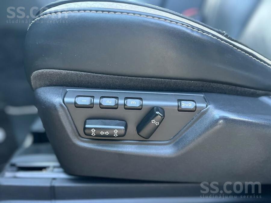 Melns Volvo XC90 2008 Kuldīga, ar dzinēja tilpumu 2.40 L un nobraukumu 333 tūkst. km par 7690 €, foto 26 vietnē AUTOMOTO.COM.LV