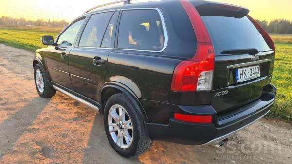 Melns Volvo XC90 2008 Ogre, ar dzinēja tilpumu 2.40 L un nobraukumu 332 tūkst. km par 6500 €, foto 5 vietnē AUTOMOTO.COM.LV