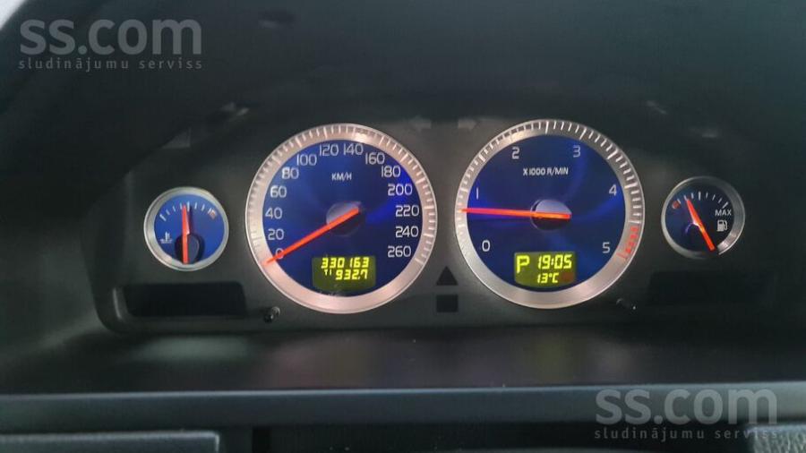 Melns Volvo XC90 2008 Ogre, ar dzinēja tilpumu 2.40 L un nobraukumu 332 tūkst. km par 6500 €, foto 8 vietnē AUTOMOTO.COM.LV