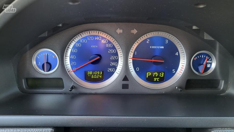 Melns Volvo XC90 2008 Plungė, ar dzinēja tilpumu 2.40 L un nobraukumu 385 tūkst. km par 3100 €, foto 6 vietnē AUTOMOTO.COM.LV