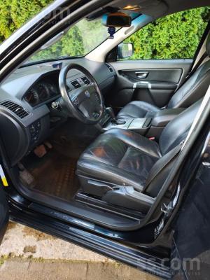 Black Volvo XC90 2008 in Riga, with an engine capacity of 2.40 L and mileage of 453 thousand km for 3000 €, photo 13 on AUTOMOTO.COM.LV