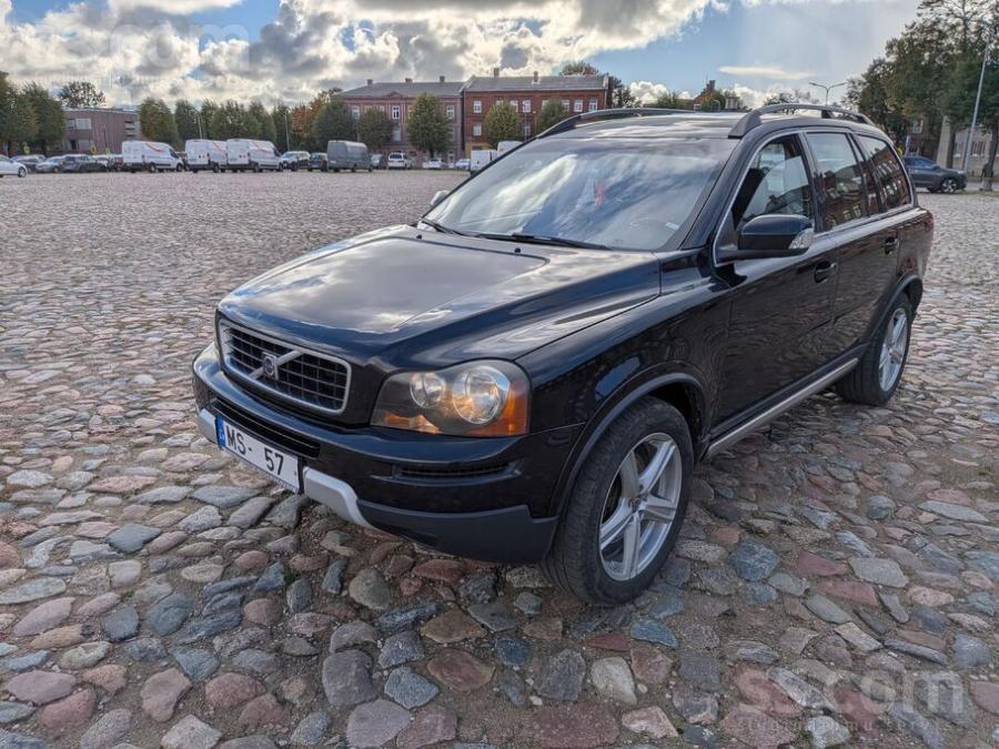 Melns Volvo XC90 2008 Liepāja, ar dzinēja tilpumu 2.40 L un nobraukumu 367 tūkst. km par 3250 €, foto 3 vietnē AUTOMOTO.COM.LV
