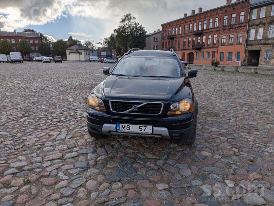 Melns Volvo XC90 2008 Liepāja, ar dzinēja tilpumu 2.40 L un nobraukumu 367 tūkst. km par 3250 €, foto 4 vietnē AUTOMOTO.COM.LV