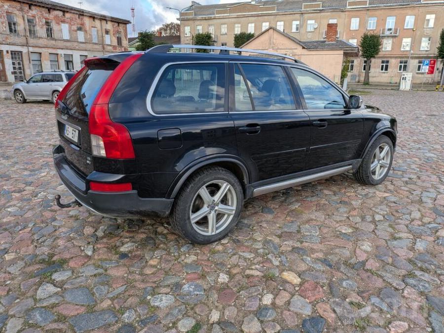 Melns Volvo XC90 2008 Liepāja, ar dzinēja tilpumu 2.40 L un nobraukumu 367 tūkst. km par 3250 €, foto 5 vietnē AUTOMOTO.COM.LV