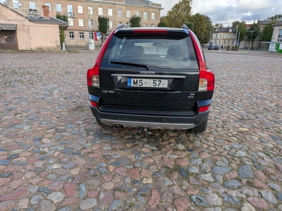Melns Volvo XC90 2008 Liepāja, ar dzinēja tilpumu 2.40 L un nobraukumu 367 tūkst. km par 3250 €, foto 6 vietnē AUTOMOTO.COM.LV