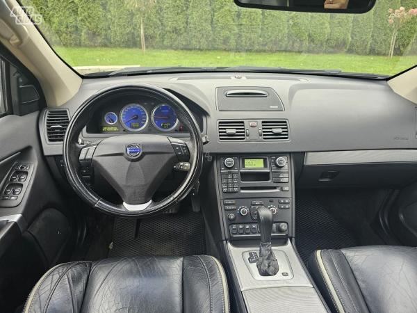 Melns Volvo XC90 2008 Viļņa, ar dzinēja tilpumu 2.40 L un nobraukumu 290 tūkst. km par 4600 €, foto 8 vietnē AUTOMOTO.COM.LV
