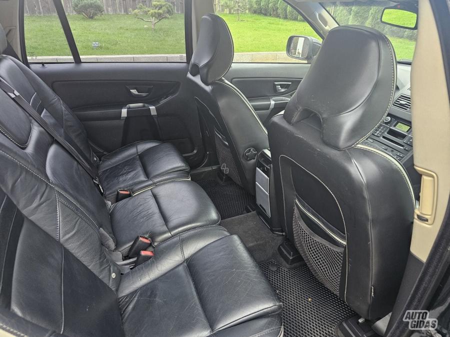 Black Volvo XC90 2008 in Vilnius, with an engine capacity of 2.40 L and mileage of 290 thousand km for 4600 €, photo 11 on AUTOMOTO.COM.LV