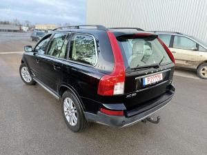 Black Volvo XC90 2009 in Ukmerge, with an engine capacity of 2.40 L and mileage of 310 thousand km for 4850 €, photo 6 on AUTOMOTO.COM.LV