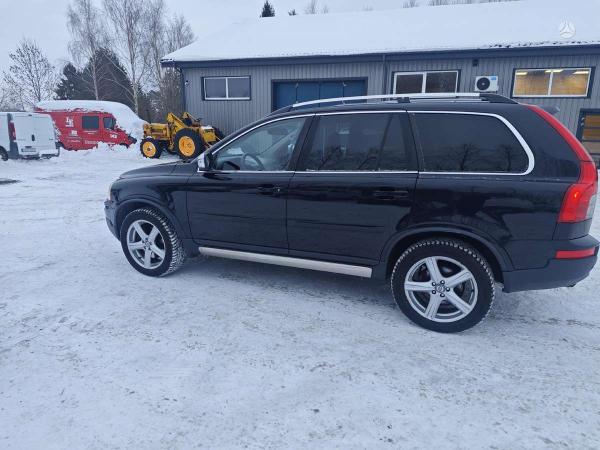 Black Volvo XC90 2009 in Kretinga, with an engine capacity of 2.40 L and mileage of 321 thousand km for 7750 €, photo 9 on AUTOMOTO.COM.LV