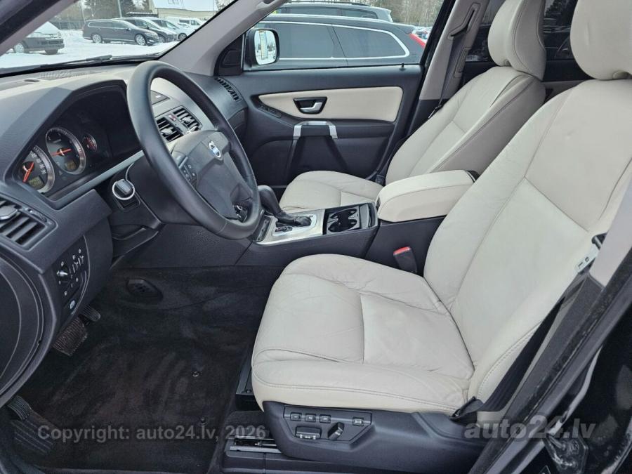 Melns Volvo XC90 2009 Tartu, ar dzinēja tilpumu 2.40 L un nobraukumu 244 tūkst. km par 7390 €, foto 9 vietnē AUTOMOTO.COM.LV