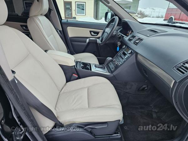 Melns Volvo XC90 2009 Tartu, ar dzinēja tilpumu 2.40 L un nobraukumu 244 tūkst. km par 7390 €, foto 11 vietnē AUTOMOTO.COM.LV
