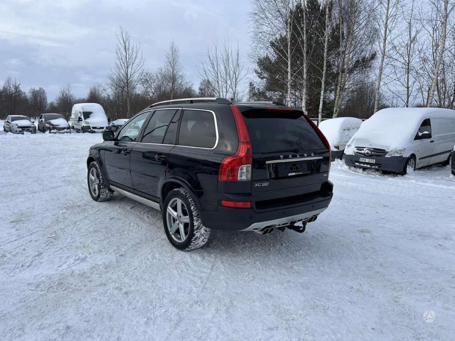 Melns Volvo XC90 2009 Kretinga, ar dzinēja tilpumu 2.40 L un nobraukumu 327 tūkst. km par 7850 €, foto 4 vietnē AUTOMOTO.COM.LV