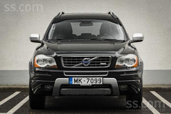 Black Volvo XC90 2009 in Riga, with an engine capacity of 2.40 L and mileage of 274 thousand km for 6995 €, photo 2 on AUTOMOTO.COM.LV