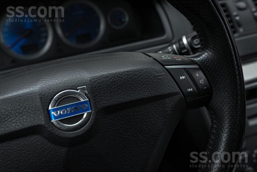 Melns Volvo XC90 2009 Rīga, ar dzinēja tilpumu 2.40 L un nobraukumu 274 tūkst. km par 6995 €, foto 21 vietnē AUTOMOTO.COM.LV