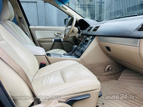 Melns Volvo XC90 2009 Tartu, ar dzinēja tilpumu 2.40 L un nobraukumu 0 tūkst. km par 5799 €, foto 9 vietnē AUTOMOTO.COM.LV