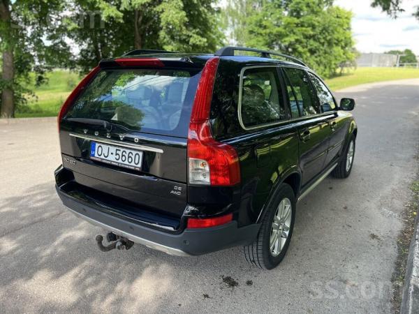 Black Volvo XC90 2009 in Rezekne, with an engine capacity of 2.40 L and mileage of 0 thousand km for 5650 €, photo 6 on AUTOMOTO.COM.LV