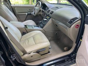 Black Volvo XC90 2009 in Rezekne, with an engine capacity of 2.40 L and mileage of 0 thousand km for 5650 €, photo 10 on AUTOMOTO.COM.LV