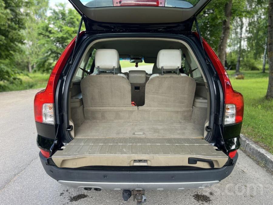 Black Volvo XC90 2009 in Rezekne, with an engine capacity of 2.40 L and mileage of 0 thousand km for 5650 €, photo 16 on AUTOMOTO.COM.LV