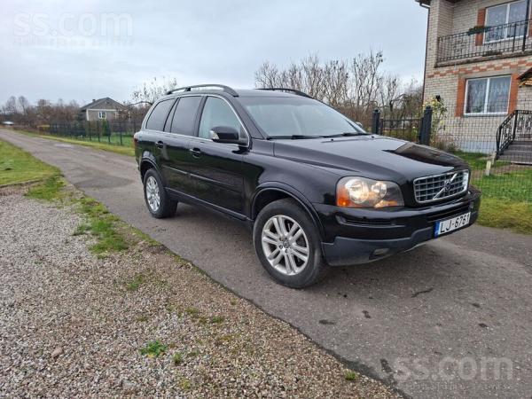 Black Volvo XC90 2009 in Talsi, with an engine capacity of 2.40 L and mileage of 414 thousand km for 4750 €, photo 2 on AUTOMOTO.COM.LV