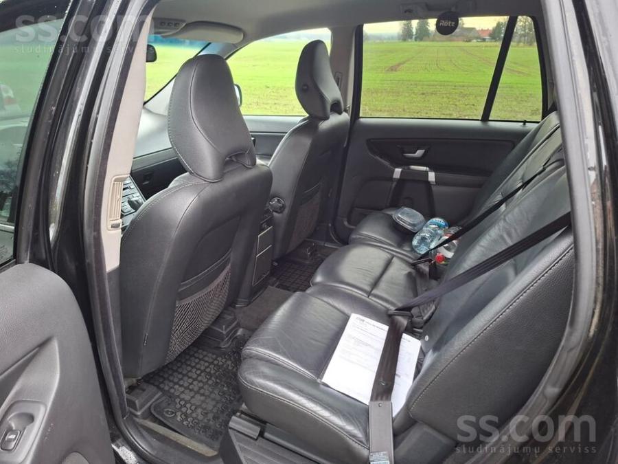 Melns Volvo XC90 2009 Talsi, ar dzinēja tilpumu 2.40 L un nobraukumu 414 tūkst. km par 4750 €, foto 6 vietnē AUTOMOTO.COM.LV