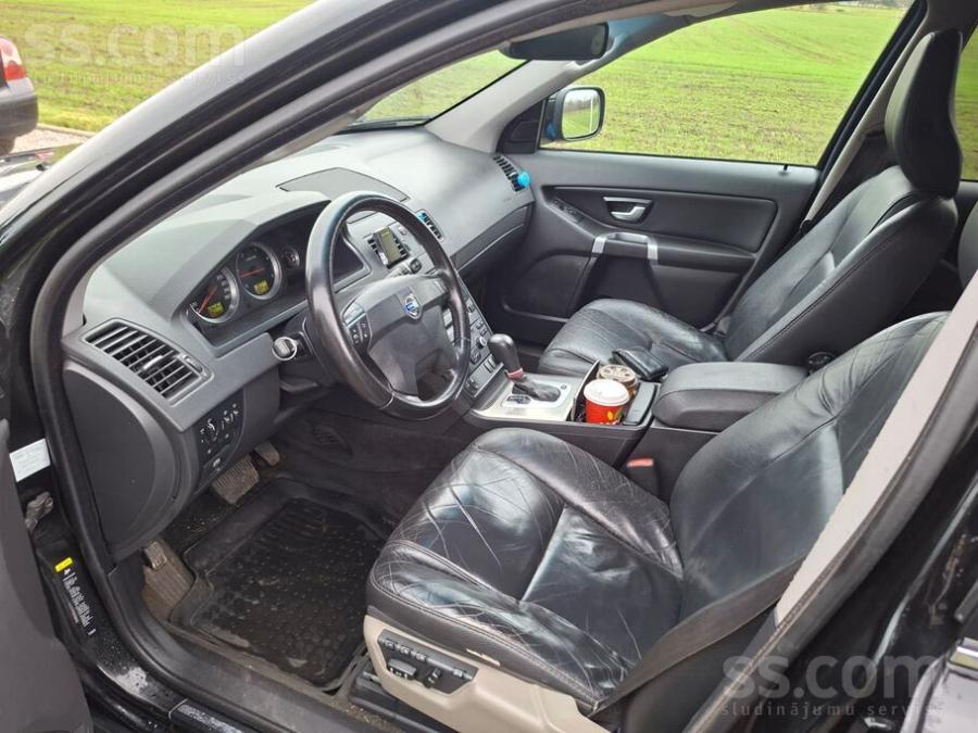 Melns Volvo XC90 2009 Talsi, ar dzinēja tilpumu 2.40 L un nobraukumu 414 tūkst. km par 4750 €, foto 7 vietnē AUTOMOTO.COM.LV