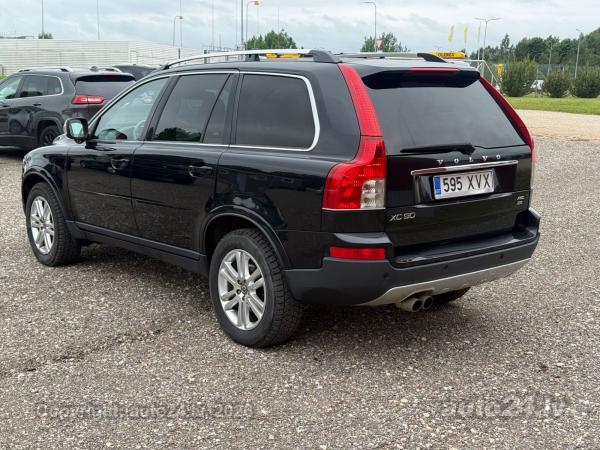 Black Volvo XC90 2009 in Viljandi, with an engine capacity of 2.40 L and mileage of 330 thousand km for 7999 €, photo 4 on AUTOMOTO.COM.LV