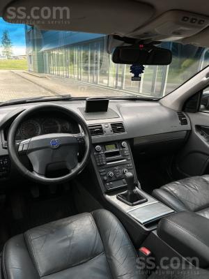 Black Volvo XC90 2009 in Tukums, with an engine capacity of 2.40 L and mileage of 427 thousand km for 4700 €, photo 11 on AUTOMOTO.COM.LV