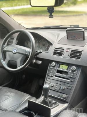 Black Volvo XC90 2009 in Tukums, with an engine capacity of 2.40 L and mileage of 427 thousand km for 4700 €, photo 16 on AUTOMOTO.COM.LV