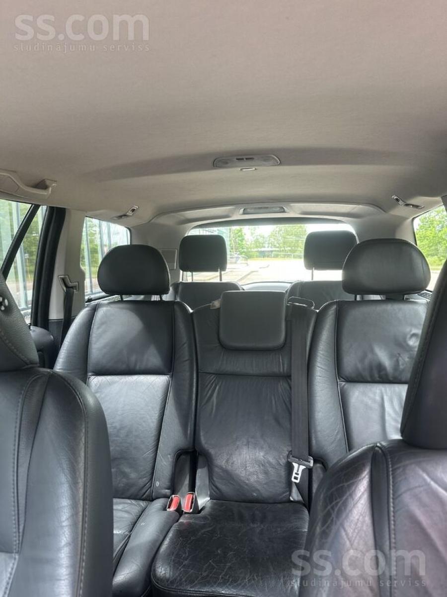 Black Volvo XC90 2009 in Tukums, with an engine capacity of 2.40 L and mileage of 427 thousand km for 4700 €, photo 24 on AUTOMOTO.COM.LV