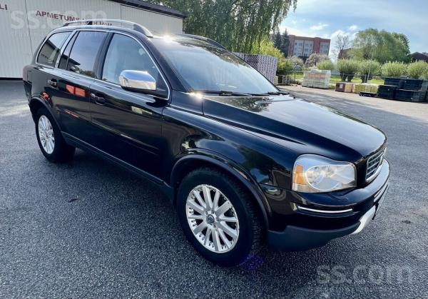 Black Volvo XC90 2009 in Limbazi, with an engine capacity of 2.40 L and mileage of 275 thousand km for 5900 €, photo 10 on AUTOMOTO.COM.LV